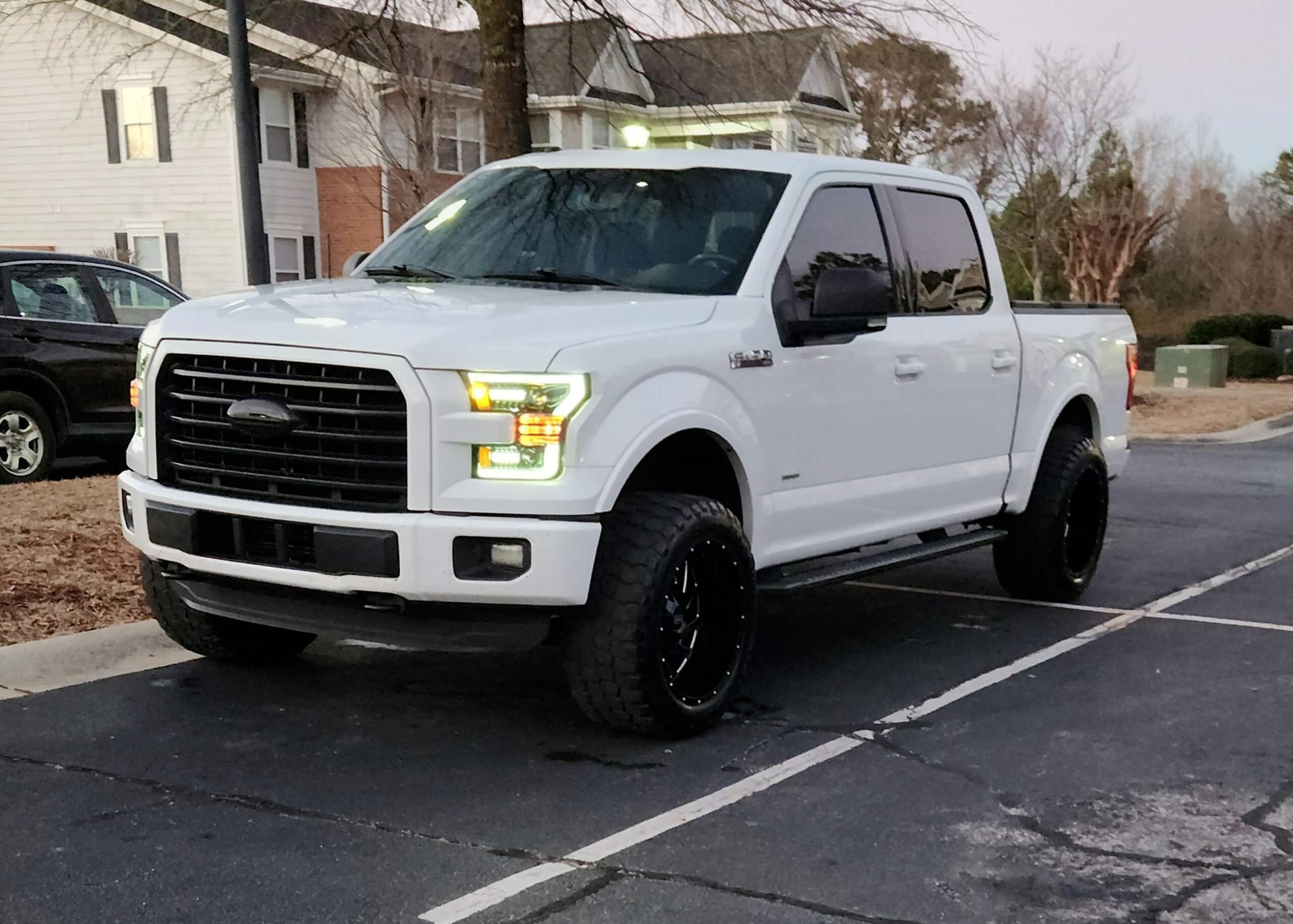 2016 Ford F150 Lariat with Custom Wheels & Tires